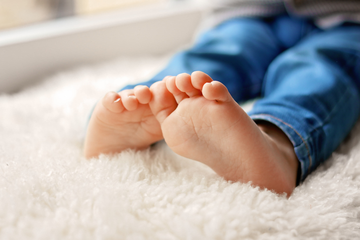 Flat Feet in Children: Symptoms, Causes & Treatments | Focus On Kids ...